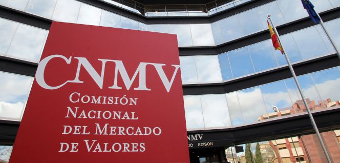 La CNMV avisa: mucho ojo con el fondo que le venden, suele ser el más ...