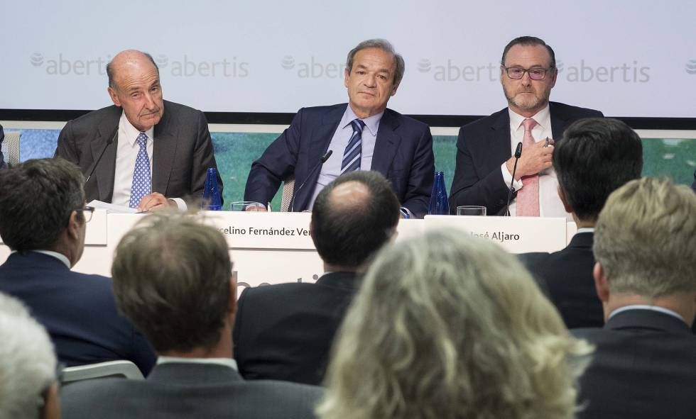 ACS rebaja a mínimos su deuda y mejora un 7,4% el beneficio a la espera ...