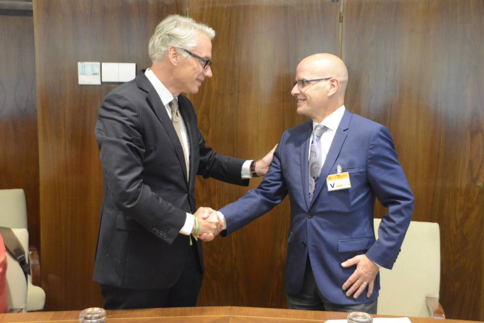 Alcoa oficializa la venta de sus plantas de Avilés y A Coruña al fondo ...