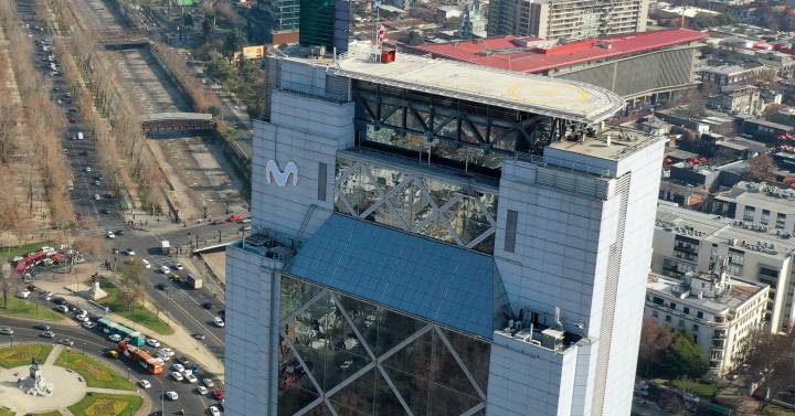 Telefónica pone a la venta su emblemática sede en Santiago de Chile ...