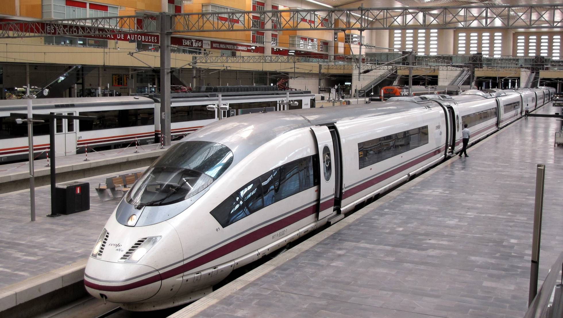 El AVE avanzará hacia Galicia, Murcia y Burgos y logrará atravesar ...