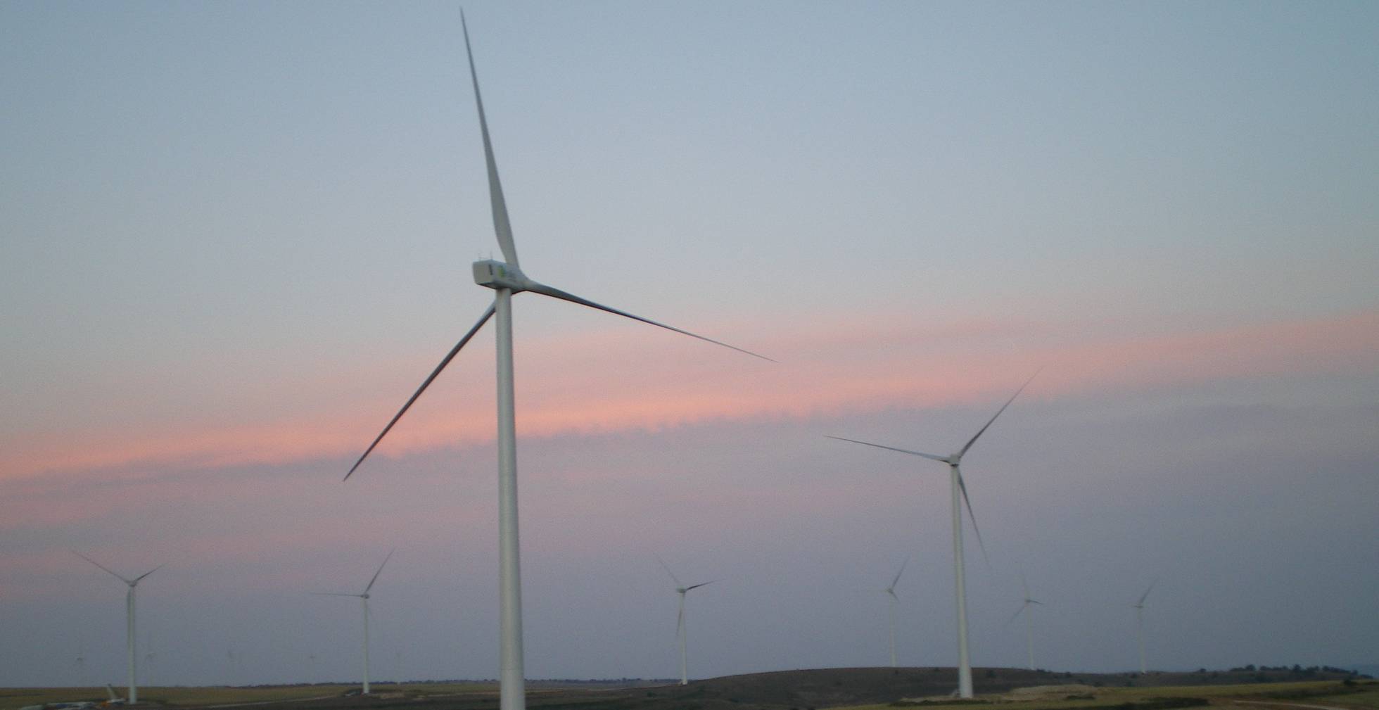 Eolia refinancia 1.000 millones y prepara una emisión de bonos ...