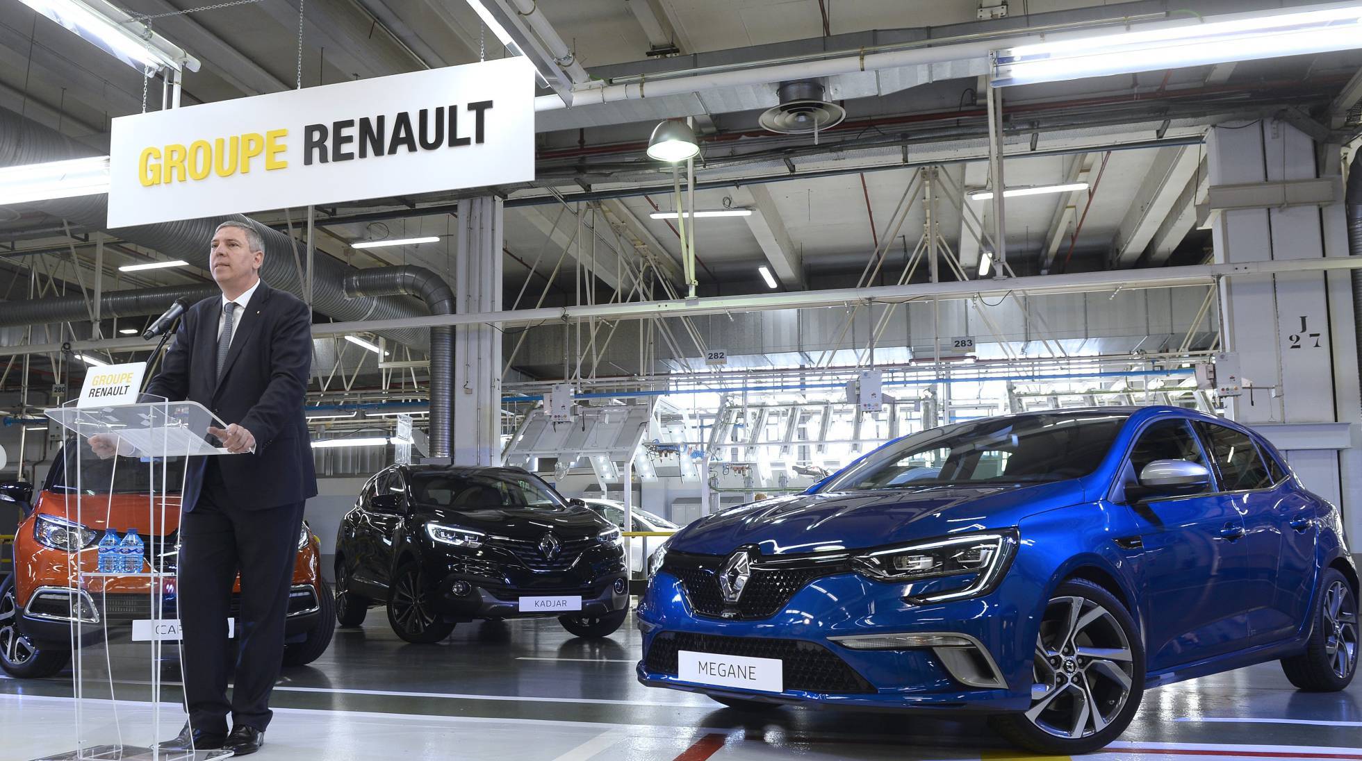 Renault España acepta negociar un convenio a cuatro años | Compañías ...