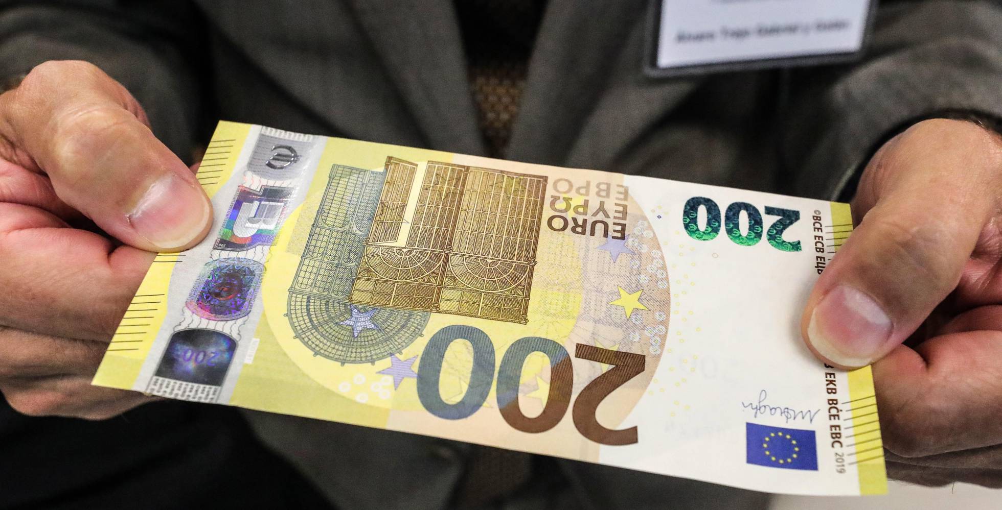 El número de billetes de euro falsos desciende en 2020 a mínimos | Mi ...