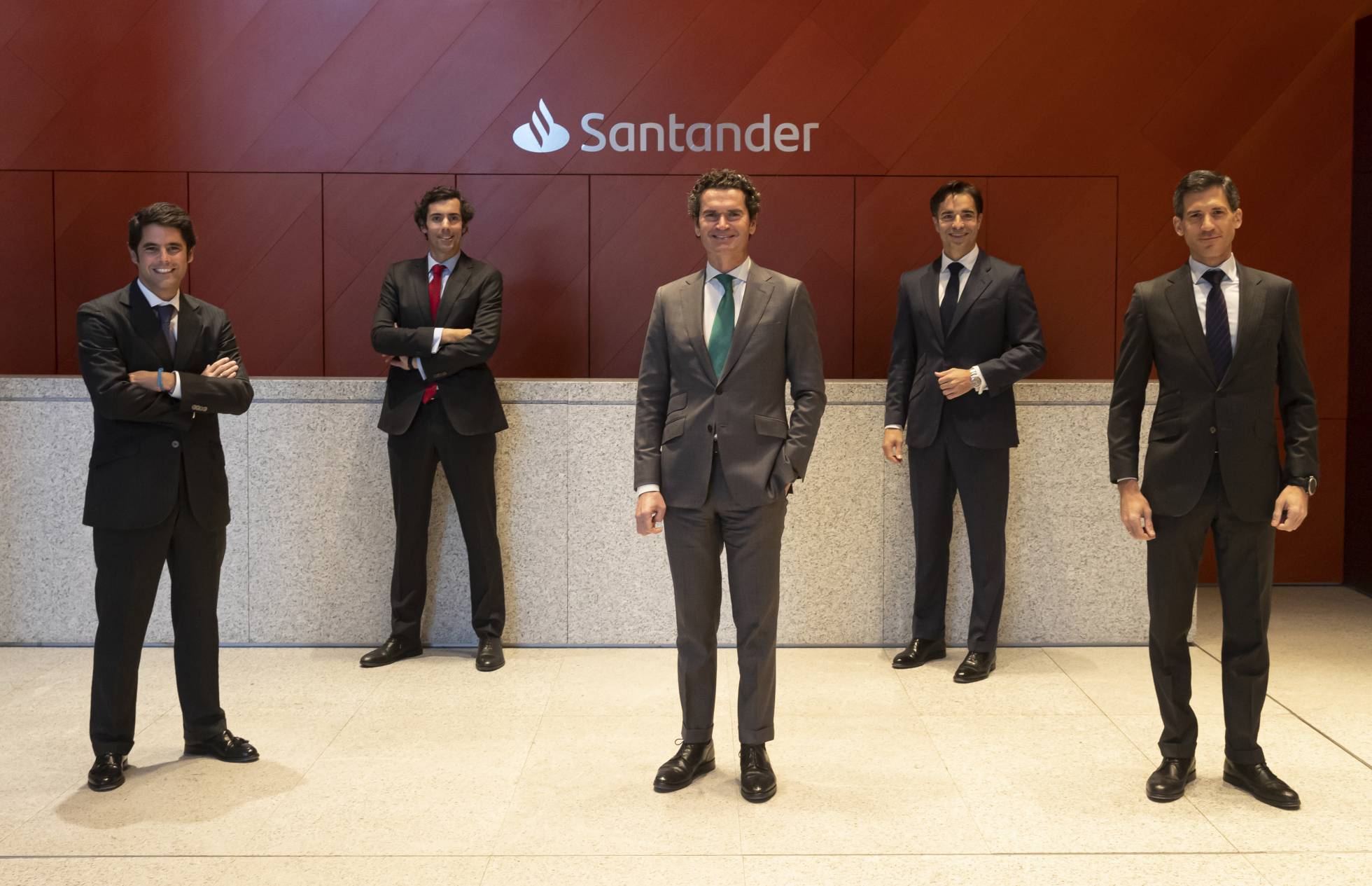 Santander, CaixaBank y BBVA, líderes en préstamos en 2021 | Mercados ...