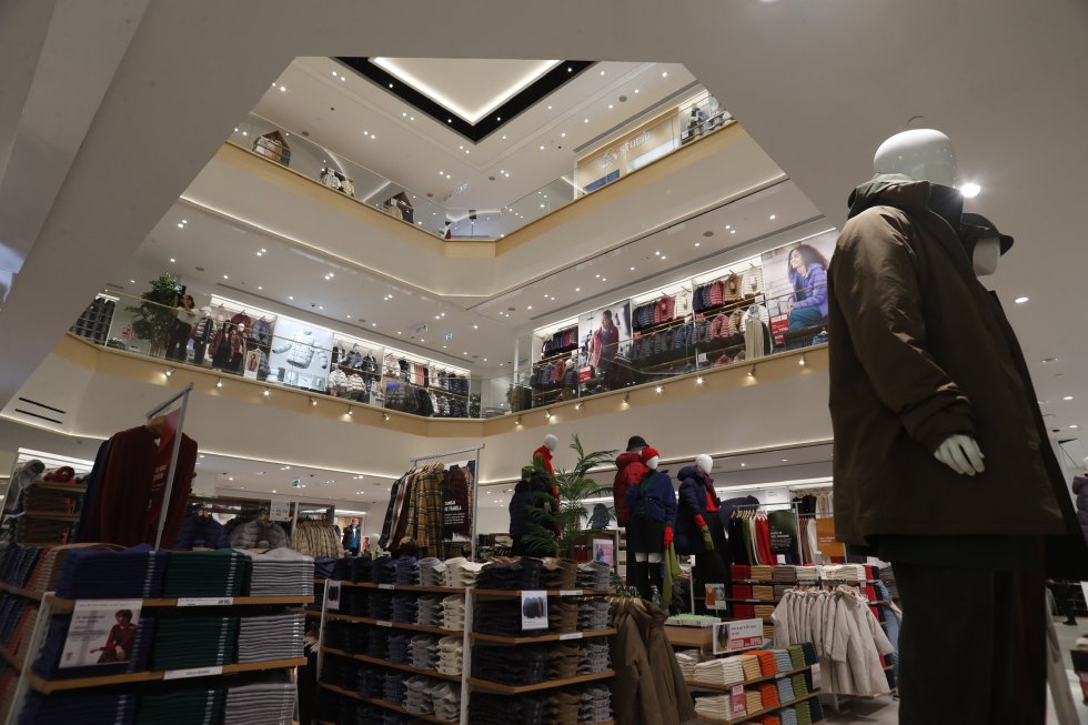 Fotos: Así es la nueva 'flagship' de Uniqlo en la Gran Vía de Madrid ...