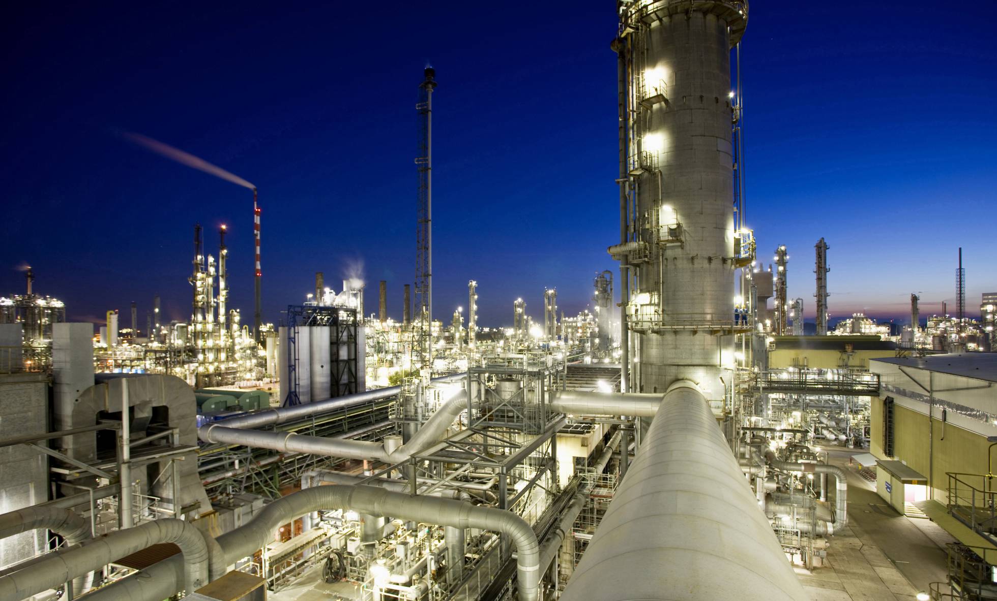 BASF, el mayor grupo químico del mundo, rebaja sus resultados por el ...