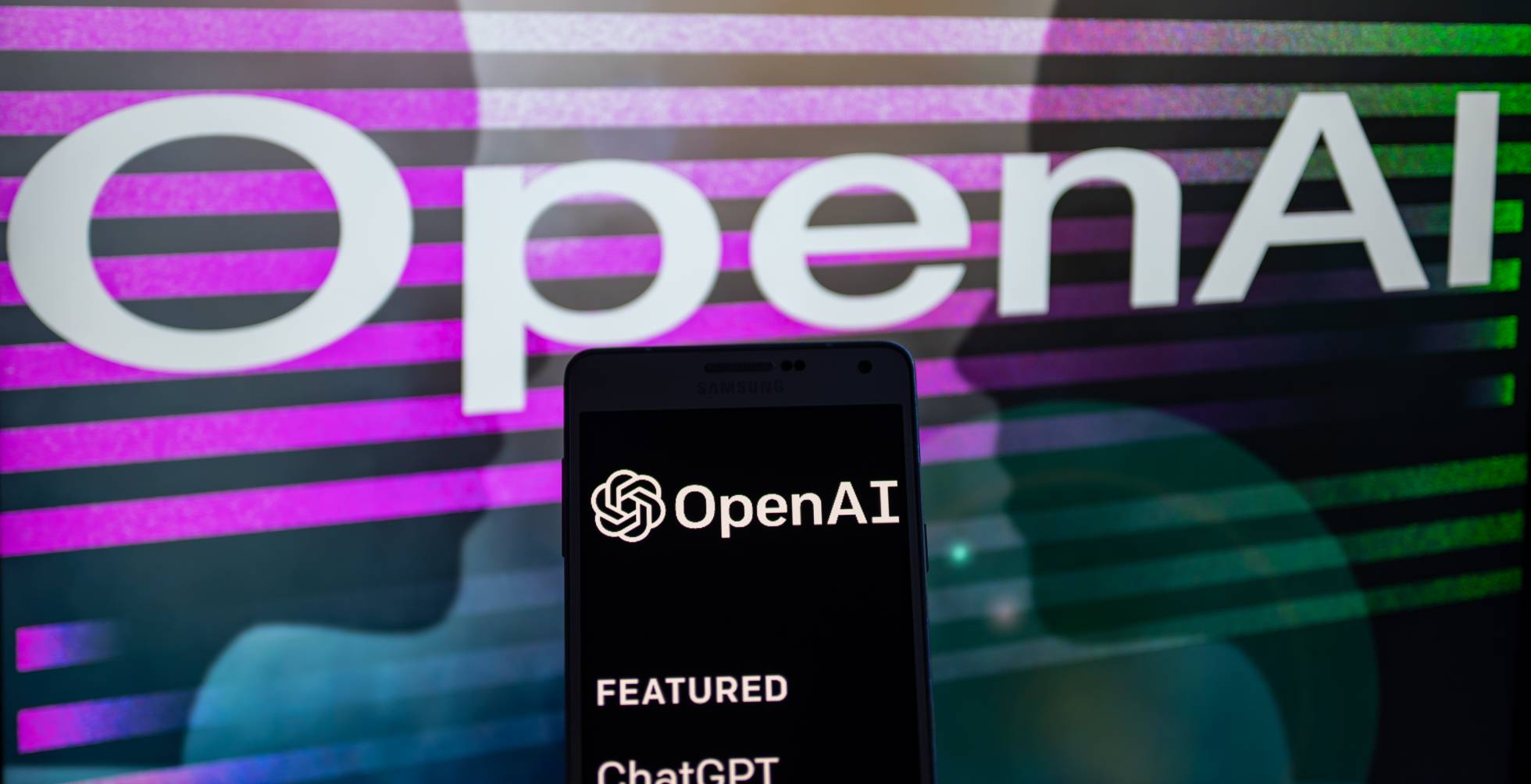 Microsoft se adelanta y puja por ChatGPT, el bot de inteligencia artificial viral | Compañías ...